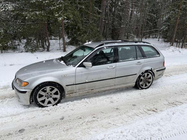 Grey BMW 330 2001 in Vilnius, with an engine capacity of 2.98 L and mileage of 370 thousand km for 2200 €, photo 4 on AUTOMOTO.COM.LV