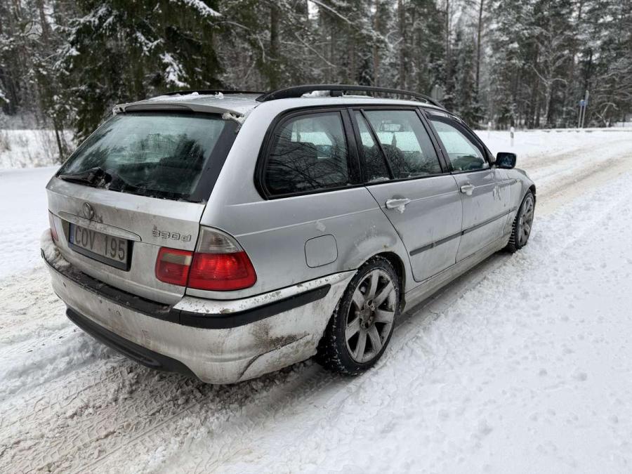 Pelēks BMW 330 2001 Viļņa, ar dzinēja tilpumu 2.98 L un nobraukumu 370 tūkst. km par 2200 €, foto 7 vietnē AUTOMOTO.COM.LV