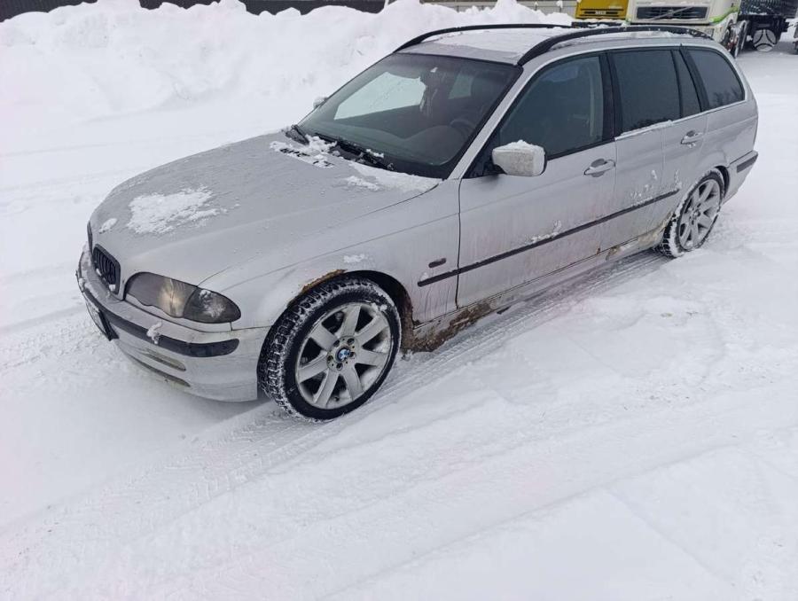 Pelēks BMW 330 2001 Plungė, ar dzinēja tilpumu 3.00 L un nobraukumu 354 tūkst. km par 1500 €, foto 2 vietnē AUTOMOTO.COM.LV