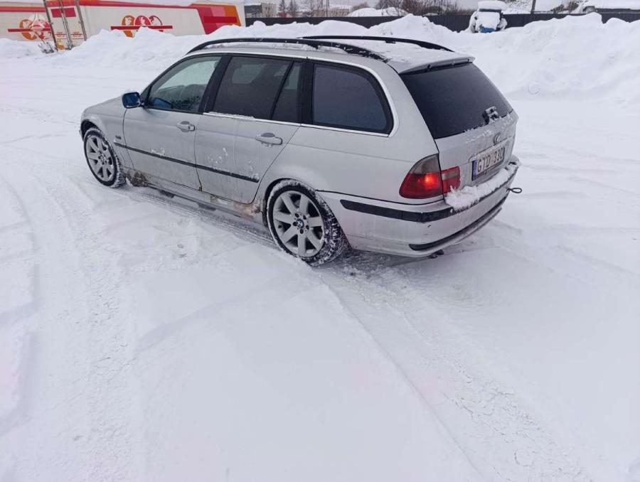 Pelēks BMW 330 2001 Plungė, ar dzinēja tilpumu 3.00 L un nobraukumu 354 tūkst. km par 1500 €, foto 3 vietnē AUTOMOTO.COM.LV