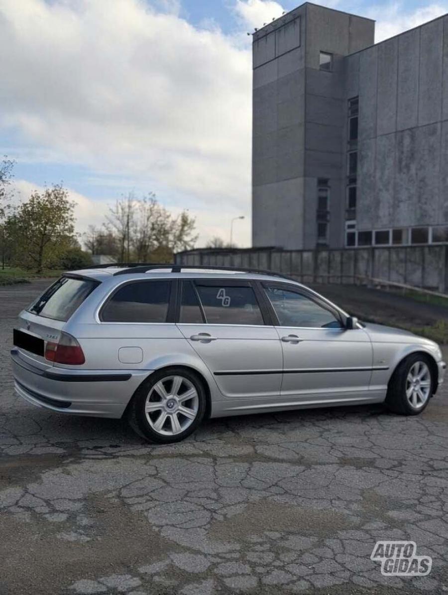 Pelēks BMW 330 2001 Panevēža, ar dzinēja tilpumu 2.90 L un nobraukumu 350 tūkst. km par 1950 €, foto 1 vietnē AUTOMOTO.COM.LV