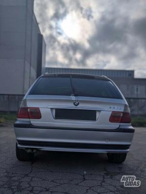 Pelēks BMW 330 2001 Panevēža, ar dzinēja tilpumu 2.90 L un nobraukumu 350 tūkst. km par 1950 €, foto 4 vietnē AUTOMOTO.COM.LV