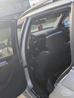Pelēks BMW 330 2001 Panevēža, ar dzinēja tilpumu 2.90 L un nobraukumu 350 tūkst. km par 1950 €, foto 11 vietnē AUTOMOTO.COM.LV