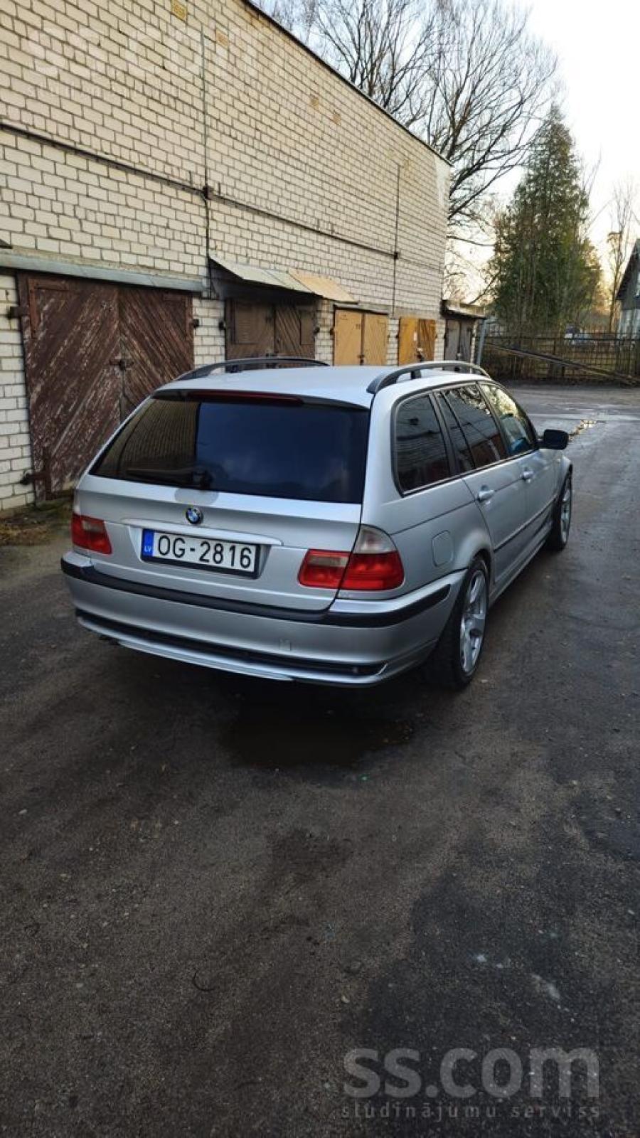 Grey BMW 330 2002 in Riga, with an engine capacity of 3.00 L and mileage of 408 thousand km for 2400 €, photo 3 on AUTOMOTO.COM.LV