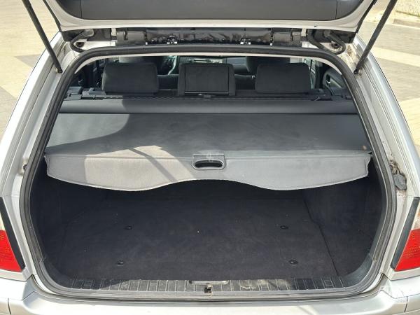 Pelēks BMW 330 2002 Jonava, ar dzinēja tilpumu 3.00 L un nobraukumu 288 tūkst. km par 2000 €, foto 7 vietnē AUTOMOTO.COM.LV