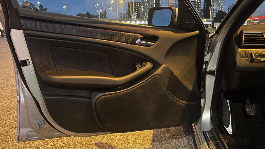 Pelēks BMW 330 2002 Tallina, ar dzinēja tilpumu 0.00 L un nobraukumu 387 tūkst. km par 3800 €, foto 15 vietnē AUTOMOTO.COM.LV