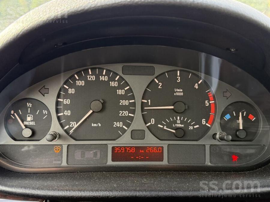 Pelēks BMW 330 2002 Liepāja, ar dzinēja tilpumu 3.00 L un nobraukumu 360 tūkst. km par 3100 €, foto 13 vietnē AUTOMOTO.COM.LV