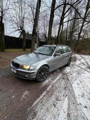 Pelēks BMW 330 2004 Bauska, ar dzinēja tilpumu 3.00 L un nobraukumu 458 tūkst. km par 2450 €, foto  vietnē AUTOMOTO.COM.LV