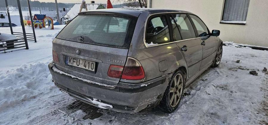 Grey BMW 330 2004 in Zarasai, with an engine capacity of 2.99 L and mileage of 377 thousand km for 2500 €, photo 4 on AUTOMOTO.COM.LV