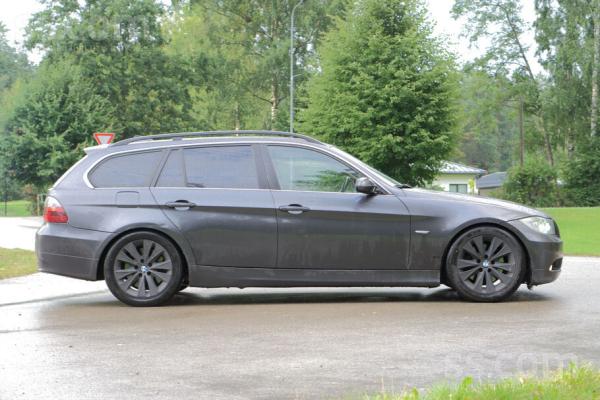 Pelēks BMW 330 2005 Rīga, ar dzinēja tilpumu 3.00 L un nobraukumu 335 tūkst. km par 4100 €, foto 5 vietnē AUTOMOTO.COM.LV