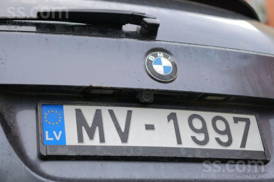 Pelēks BMW 330 2005 Rīga, ar dzinēja tilpumu 3.00 L un nobraukumu 335 tūkst. km par 4100 €, foto 9 vietnē AUTOMOTO.COM.LV