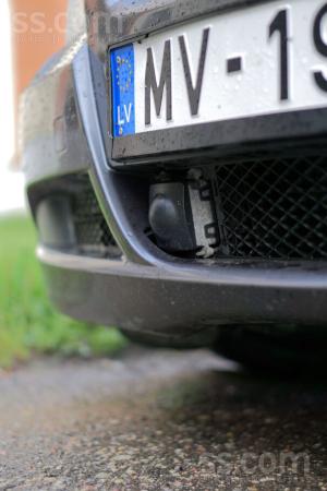 Pelēks BMW 330 2005 Rīga, ar dzinēja tilpumu 3.00 L un nobraukumu 335 tūkst. km par 4100 €, foto 10 vietnē AUTOMOTO.COM.LV