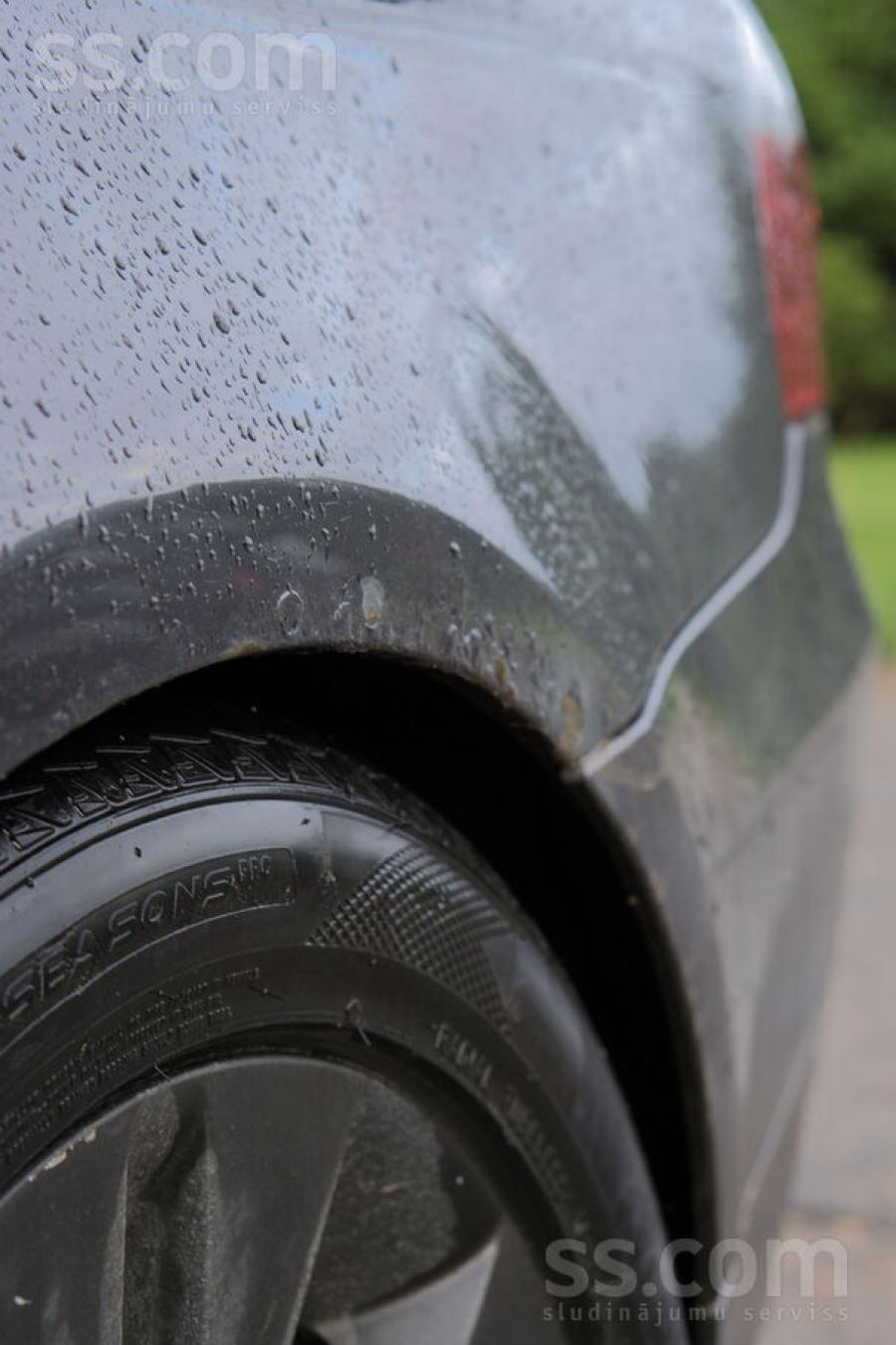 Pelēks BMW 330 2005 Rīga, ar dzinēja tilpumu 3.00 L un nobraukumu 335 tūkst. km par 4100 €, foto 14 vietnē AUTOMOTO.COM.LV