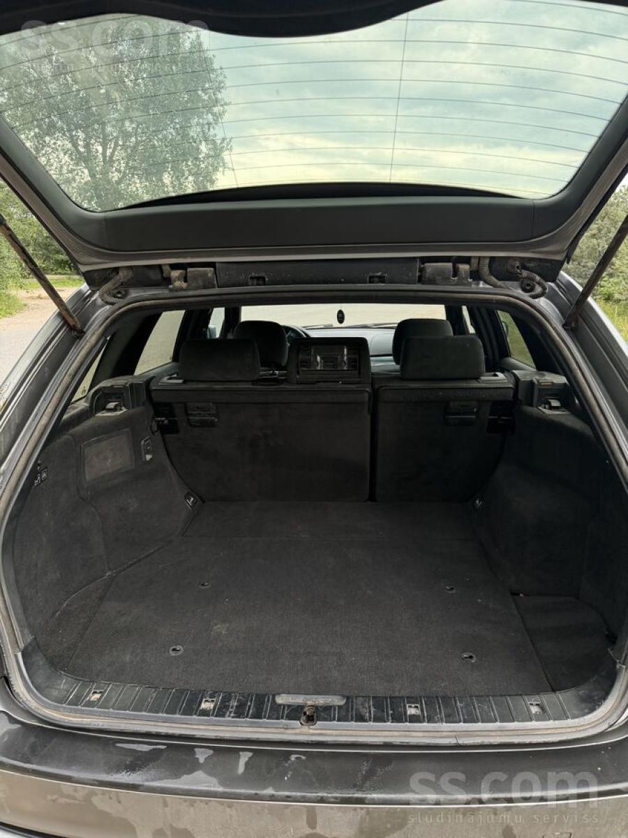 Pelēks BMW 330 2005 Rīga, ar dzinēja tilpumu 3.00 L un nobraukumu 427 tūkst. km par 2100 €, foto 4 vietnē AUTOMOTO.COM.LV