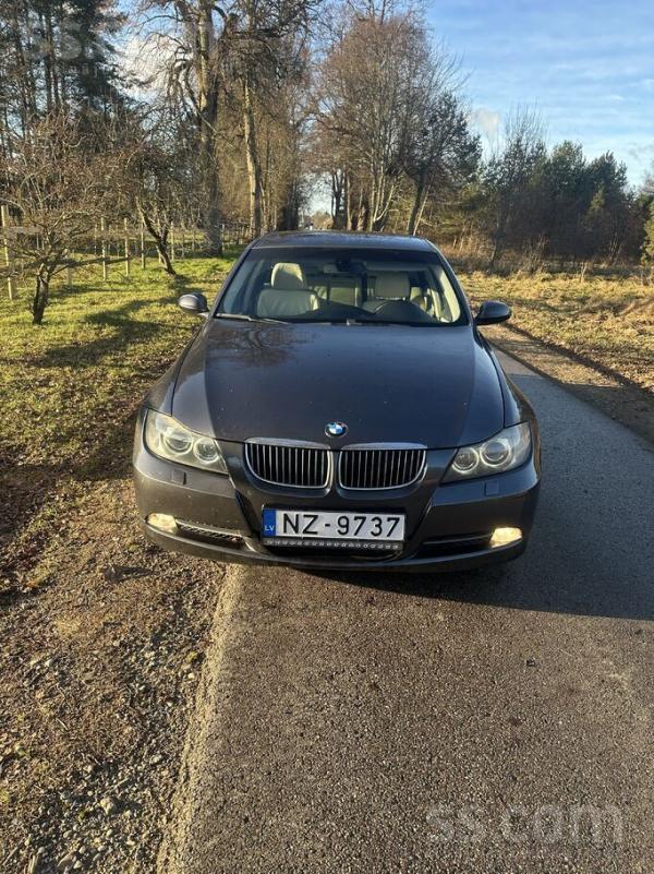 Grey BMW 330 2006 in Liepaja, with an engine capacity of 3.00 L and mileage of 372 thousand km for 4200 €, photo 1 on AUTOMOTO.COM.LV