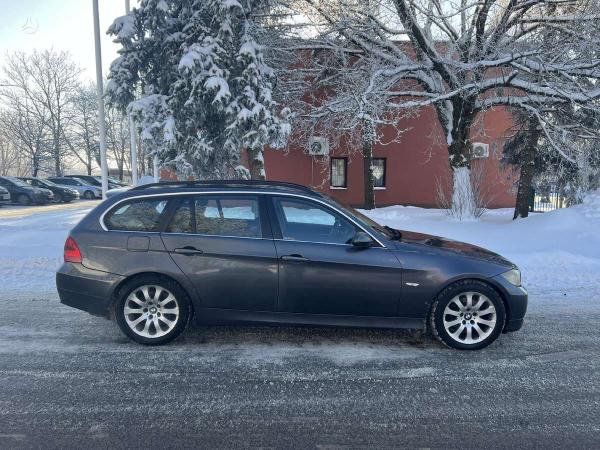 Grey BMW 330 2006 in Vilnius, with an engine capacity of 3.00 L and mileage of 262 thousand km for 3300 €, photo 7 on AUTOMOTO.COM.LV