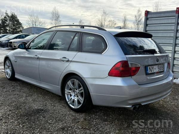 Grey BMW 330 2006 in Riga, with an engine capacity of 3.00 L and mileage of 419 thousand km for 2200 €, photo 3 on AUTOMOTO.COM.LV