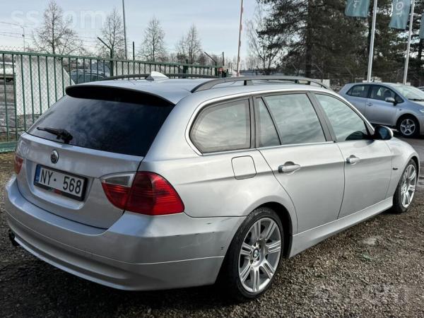 Grey BMW 330 2006 in Riga, with an engine capacity of 3.00 L and mileage of 419 thousand km for 2200 €, photo 4 on AUTOMOTO.COM.LV