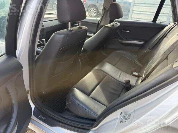 Grey BMW 330 2006 in Riga, with an engine capacity of 3.00 L and mileage of 419 thousand km for 2200 €, photo 7 on AUTOMOTO.COM.LV