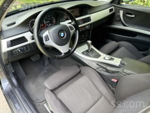 Grey BMW 330 2006 in Talsi, with an engine capacity of 3.00 L and mileage of 304 thousand km for 4770 €, photo 8 on AUTOMOTO.COM.LV