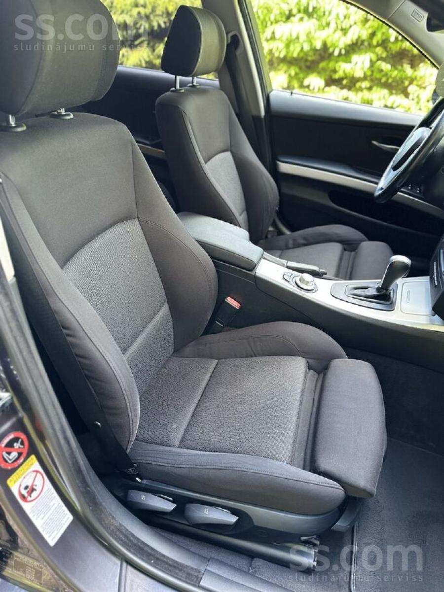 Grey BMW 330 2006 in Talsi, with an engine capacity of 3.00 L and mileage of 304 thousand km for 4770 €, photo 18 on AUTOMOTO.COM.LV