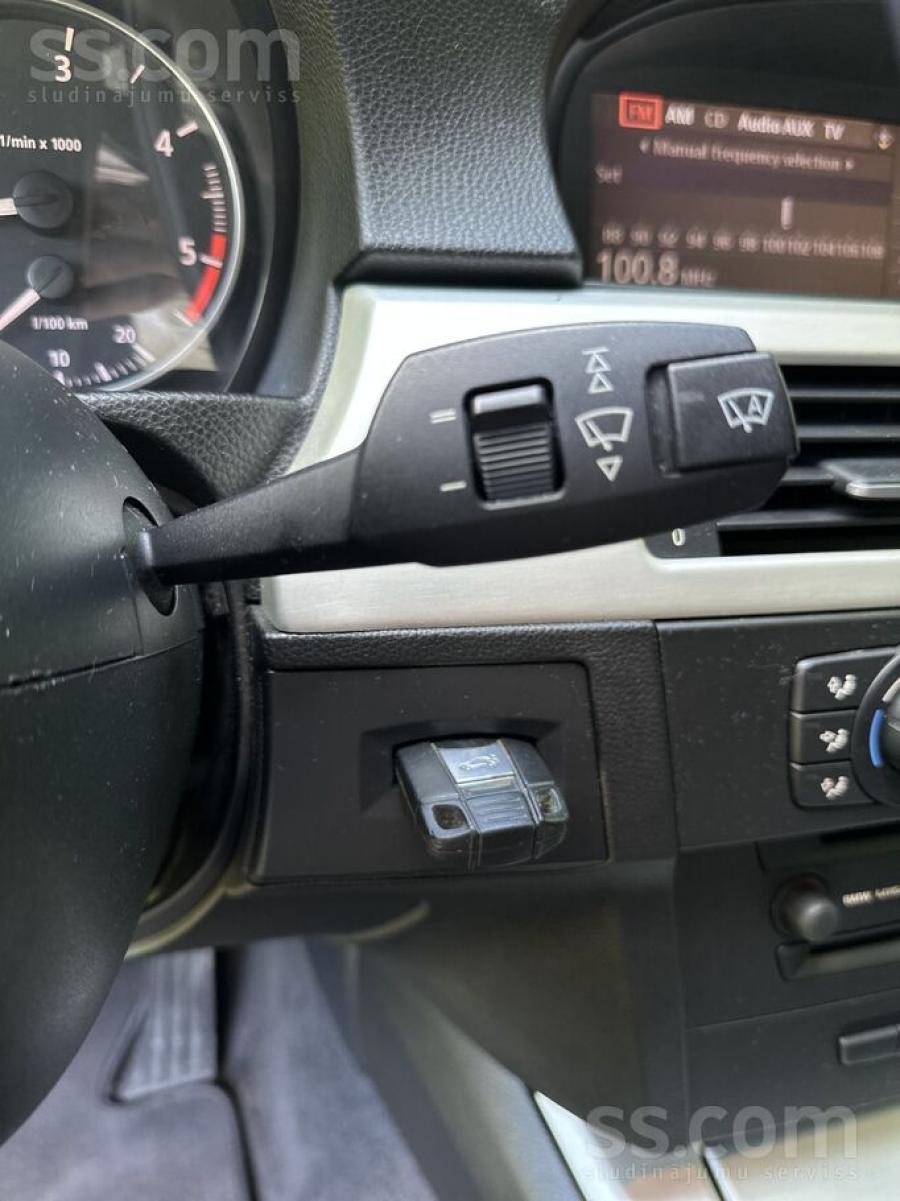 Grey BMW 330 2006 in Talsi, with an engine capacity of 3.00 L and mileage of 304 thousand km for 4770 €, photo 23 on AUTOMOTO.COM.LV