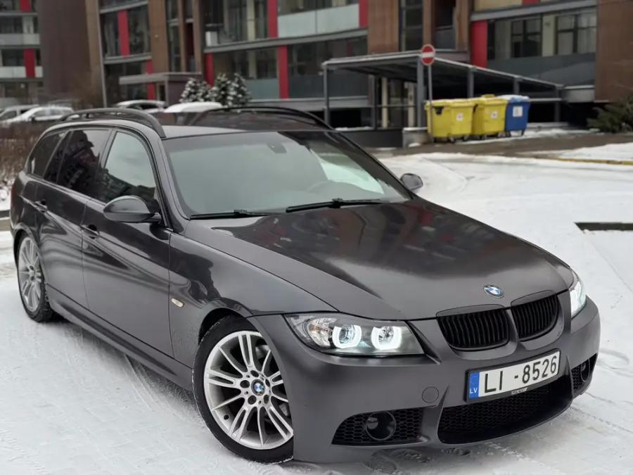 Grey BMW 330 2006 in Riga, with an engine capacity of 3.00 L and mileage of 327 thousand km for 4990 €, photo 1 on AUTOMOTO.COM.LV