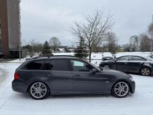 Grey BMW 330 2006 in Riga, with an engine capacity of 3.00 L and mileage of 327 thousand km for 4990 €, photo 7 on AUTOMOTO.COM.LV