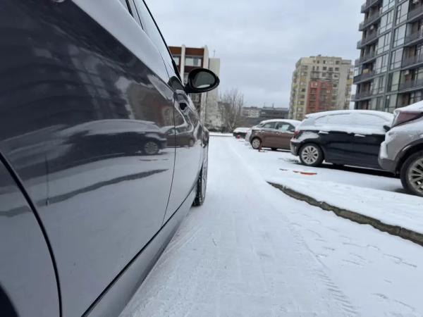 Pelēks BMW 330 2006 Rīga, ar dzinēja tilpumu 3.00 L un nobraukumu 327 tūkst. km par 4990 €, foto 7 vietnē AUTOMOTO.COM.LV