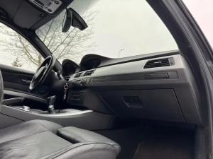 Grey BMW 330 2006 in Riga, with an engine capacity of 3.00 L and mileage of 327 thousand km for 4990 €, photo 12 on AUTOMOTO.COM.LV