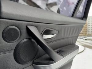 Grey BMW 330 2006 in Riga, with an engine capacity of 3.00 L and mileage of 327 thousand km for 4990 €, photo 13 on AUTOMOTO.COM.LV