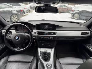 Grey BMW 330 2006 in Riga, with an engine capacity of 3.00 L and mileage of 327 thousand km for 4990 €, photo 14 on AUTOMOTO.COM.LV