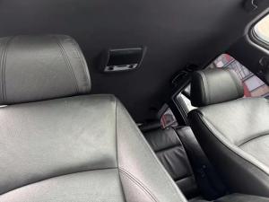 Grey BMW 330 2006 in Riga, with an engine capacity of 3.00 L and mileage of 327 thousand km for 4990 €, photo 15 on AUTOMOTO.COM.LV