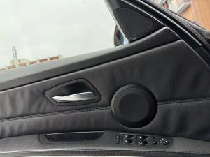 Grey BMW 330 2006 in Riga, with an engine capacity of 3.00 L and mileage of 327 thousand km for 4990 €, photo 29 on AUTOMOTO.COM.LV