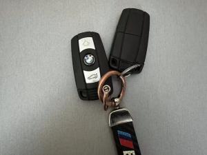 Grey BMW 330 2006 in Riga, with an engine capacity of 3.00 L and mileage of 327 thousand km for 4990 €, photo 32 on AUTOMOTO.COM.LV