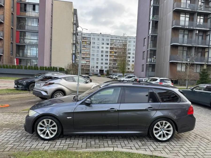 Pelēks BMW 330 2006 Rīga, ar dzinēja tilpumu 3.00 L un nobraukumu 350 tūkst. km par 3990 €, foto 5 vietnē AUTOMOTO.COM.LV