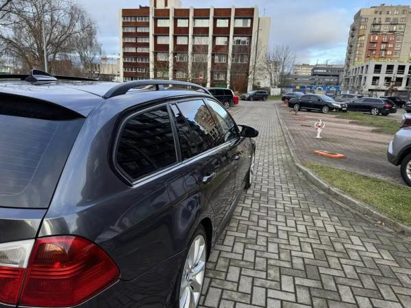 Grey BMW 330 2006 in Riga, with an engine capacity of 3.00 L and mileage of 350 thousand km for 3990 €, photo 7 on AUTOMOTO.COM.LV