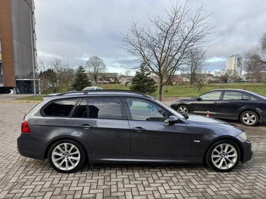 Pelēks BMW 330 2006 Rīga, ar dzinēja tilpumu 3.00 L un nobraukumu 350 tūkst. km par 3990 €, foto 9 vietnē AUTOMOTO.COM.LV
