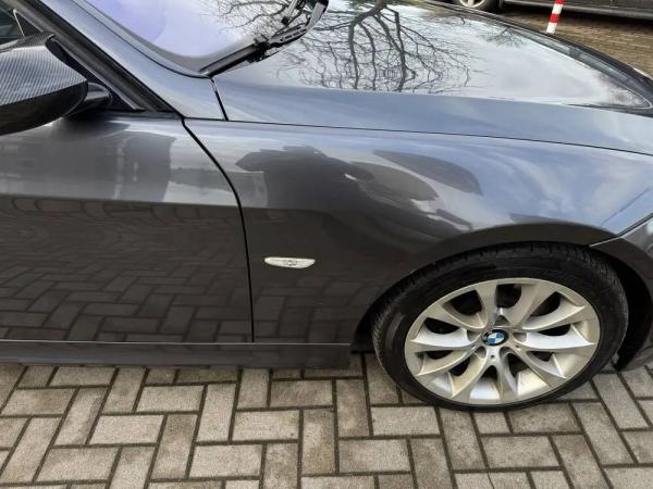 Grey BMW 330 2006 in Riga, with an engine capacity of 3.00 L and mileage of 350 thousand km for 3990 €, photo 10 on AUTOMOTO.COM.LV