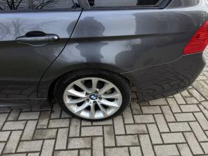 Pelēks BMW 330 2006 Rīga, ar dzinēja tilpumu 3.00 L un nobraukumu 350 tūkst. km par 3990 €, foto 13 vietnē AUTOMOTO.COM.LV