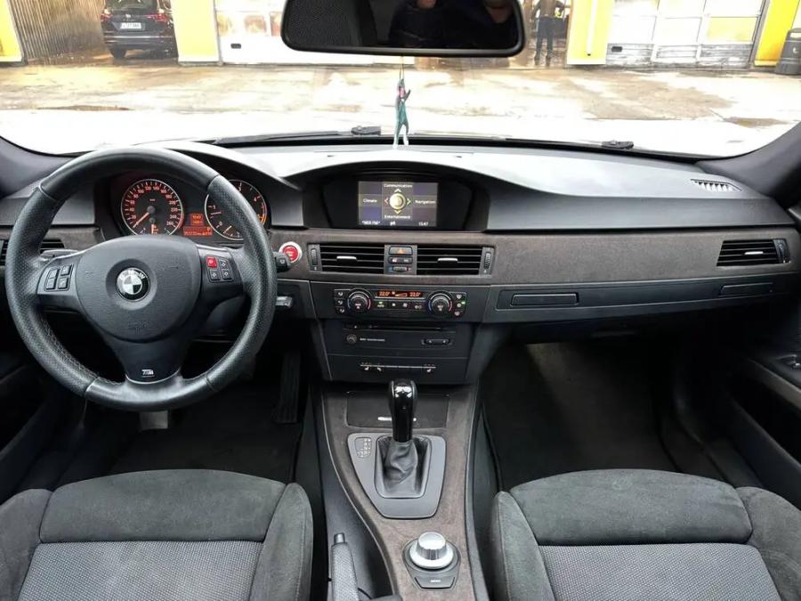 Pelēks BMW 330 2006 Rīga, ar dzinēja tilpumu 3.00 L un nobraukumu 350 tūkst. km par 3990 €, foto 14 vietnē AUTOMOTO.COM.LV
