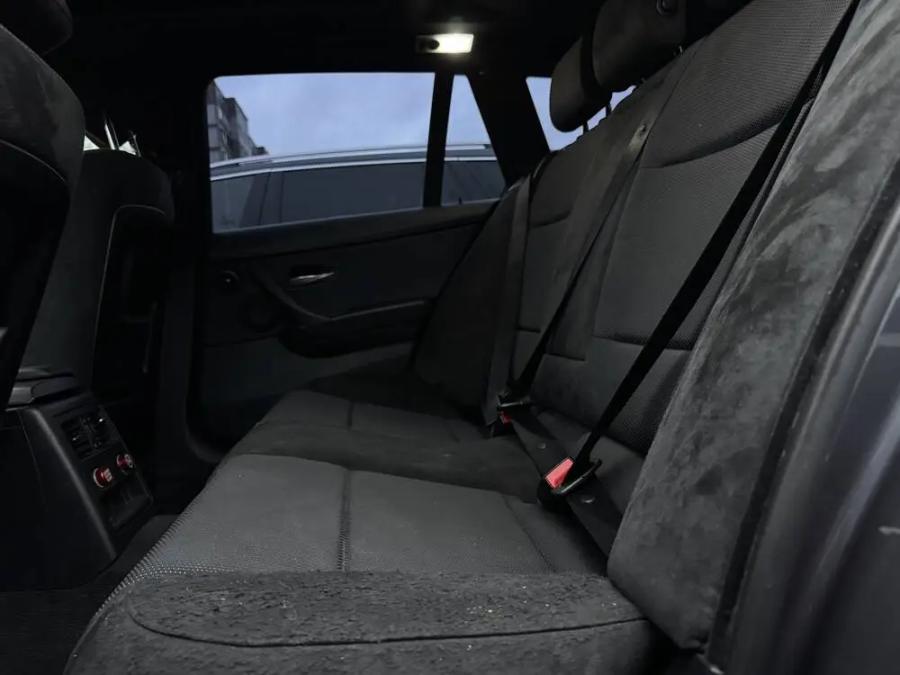 Pelēks BMW 330 2006 Rīga, ar dzinēja tilpumu 3.00 L un nobraukumu 350 tūkst. km par 3990 €, foto 15 vietnē AUTOMOTO.COM.LV