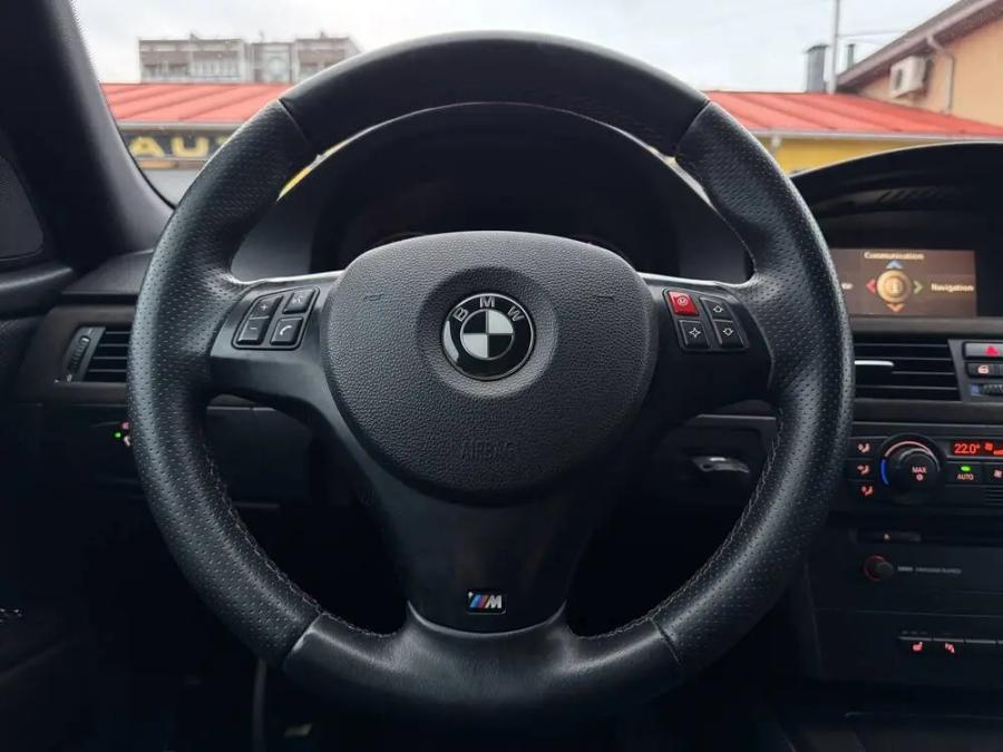 Pelēks BMW 330 2006 Rīga, ar dzinēja tilpumu 3.00 L un nobraukumu 350 tūkst. km par 3990 €, foto 18 vietnē AUTOMOTO.COM.LV