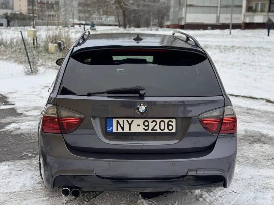 Pelēks BMW 330 2006 Rīga, ar dzinēja tilpumu 3.00 L un nobraukumu 343 tūkst. km par 5990 €, foto 5 vietnē AUTOMOTO.COM.LV