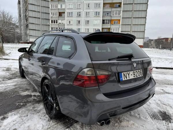 Pelēks BMW 330 2006 Rīga, ar dzinēja tilpumu 3.00 L un nobraukumu 343 tūkst. km par 5990 €, foto 6 vietnē AUTOMOTO.COM.LV