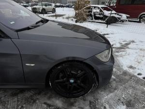 Pelēks BMW 330 2006 Rīga, ar dzinēja tilpumu 3.00 L un nobraukumu 343 tūkst. km par 5990 €, foto 10 vietnē AUTOMOTO.COM.LV