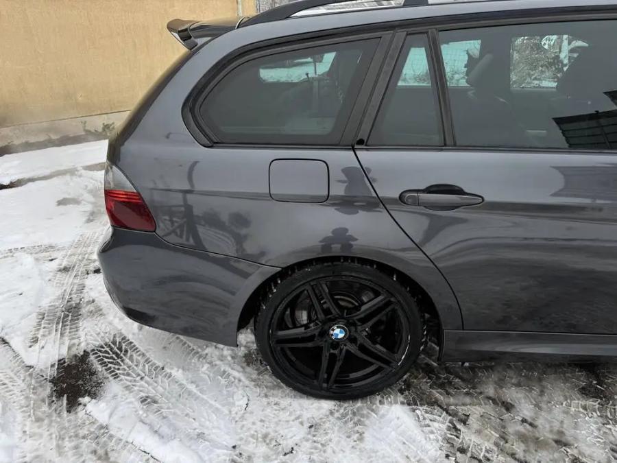 Pelēks BMW 330 2006 Rīga, ar dzinēja tilpumu 3.00 L un nobraukumu 343 tūkst. km par 5990 €, foto 11 vietnē AUTOMOTO.COM.LV
