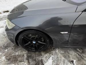 Pelēks BMW 330 2006 Rīga, ar dzinēja tilpumu 3.00 L un nobraukumu 343 tūkst. km par 5990 €, foto 12 vietnē AUTOMOTO.COM.LV