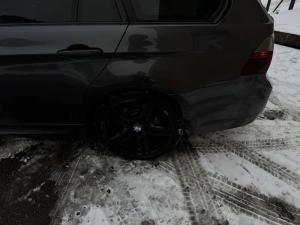 Pelēks BMW 330 2006 Rīga, ar dzinēja tilpumu 3.00 L un nobraukumu 343 tūkst. km par 5990 €, foto 13 vietnē AUTOMOTO.COM.LV