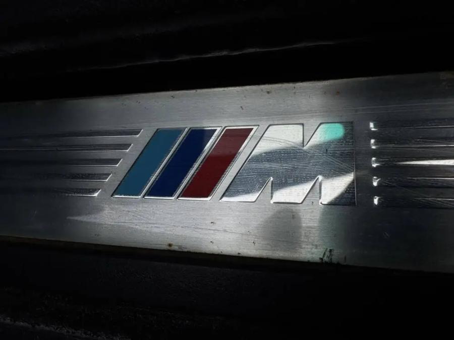 Pelēks BMW 330 2006 Rīga, ar dzinēja tilpumu 3.00 L un nobraukumu 343 tūkst. km par 5990 €, foto 18 vietnē AUTOMOTO.COM.LV